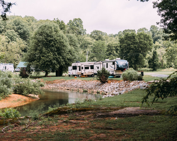 Waterfront RV Sites in Nashville, TN l Piney River RV Resort