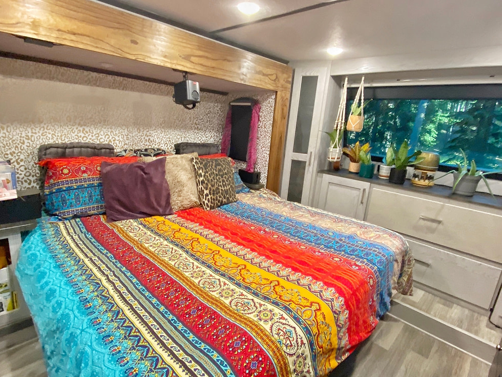 RV Decor: RV Decorating Ideas to Make Your Rig Feel Comfy