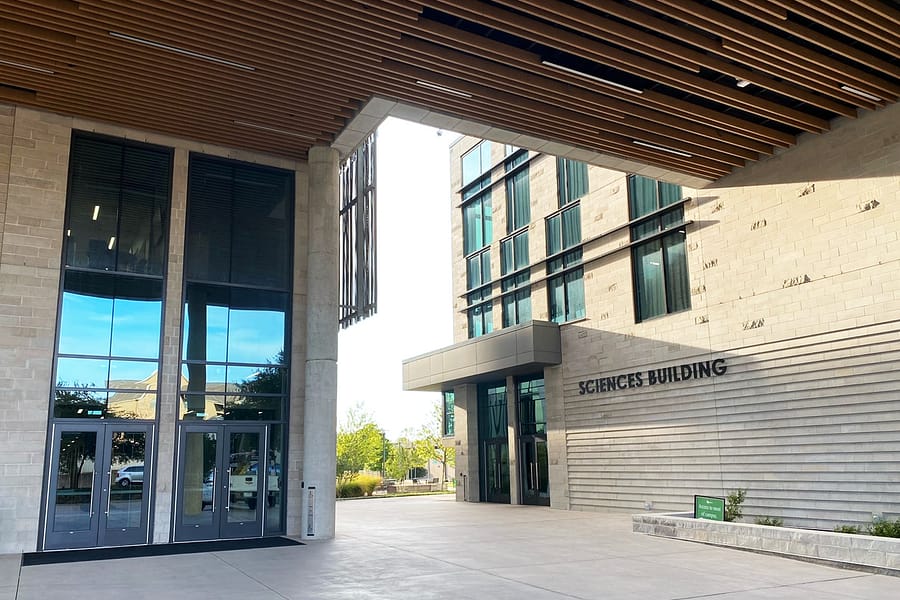 The University of Texas at Dallas Science Building - Engineered Air Balance