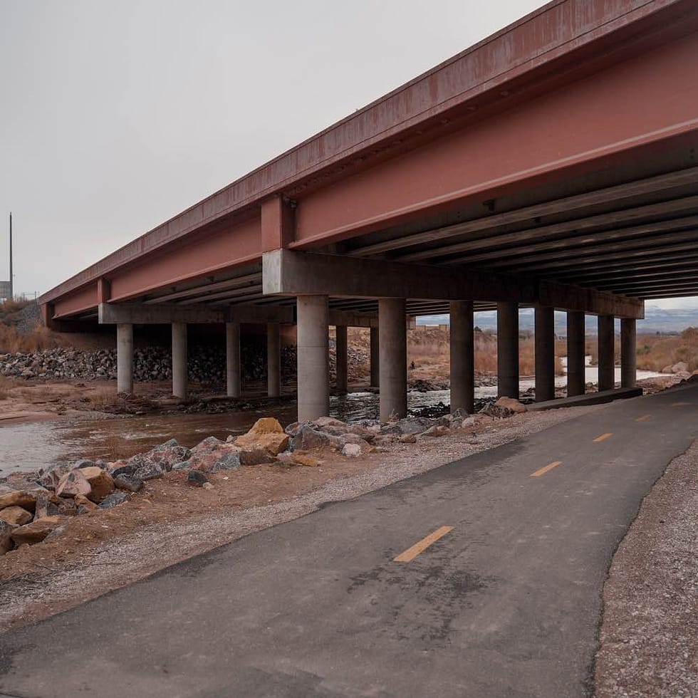 Avoid Low Clearance Bridges and Steep Grades: 6 Tips